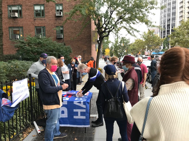 600,000 people have voted so far !! Stroll to the Polls for Early ...